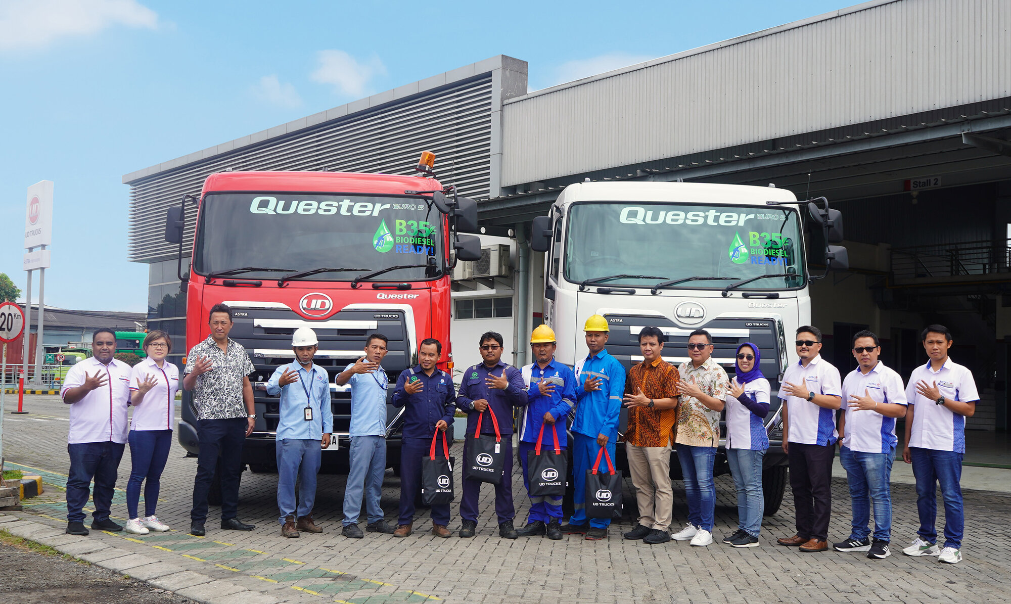 Maknai Ramadhan Penuh Berkah, UD Trucks Indonesia Apresiasi 1000 Pengemudi di Gerai UD Trucks ...